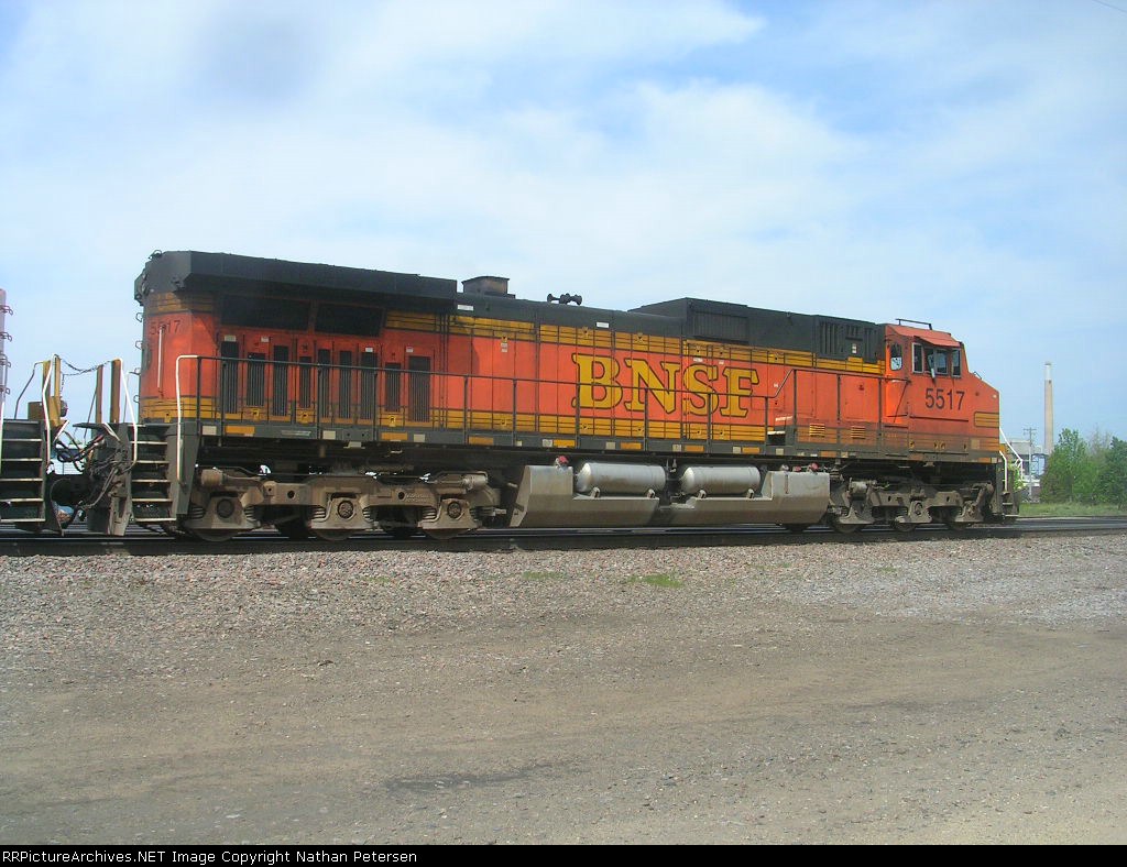 BNSF 5517